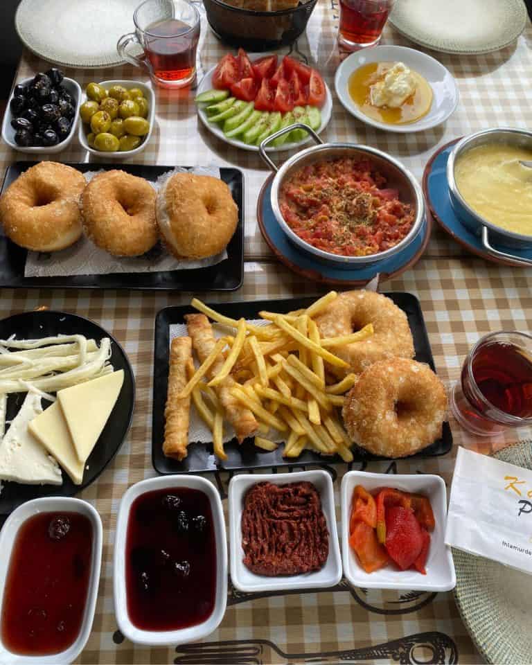 Best Breakfast In Istanbul (12 Local Favorites + Map)